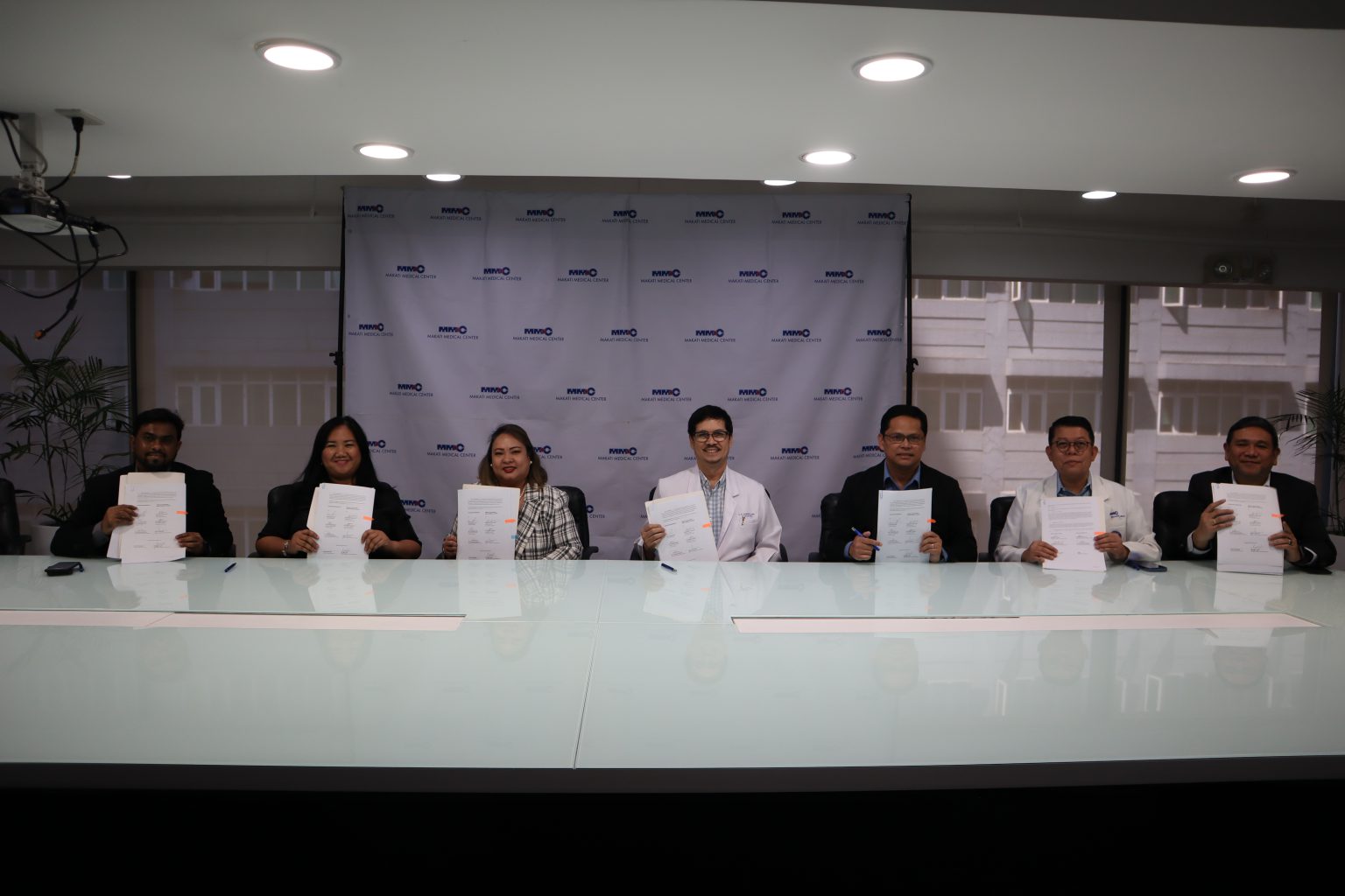 MakatiMed Partners with Roche for Genomic Profiling